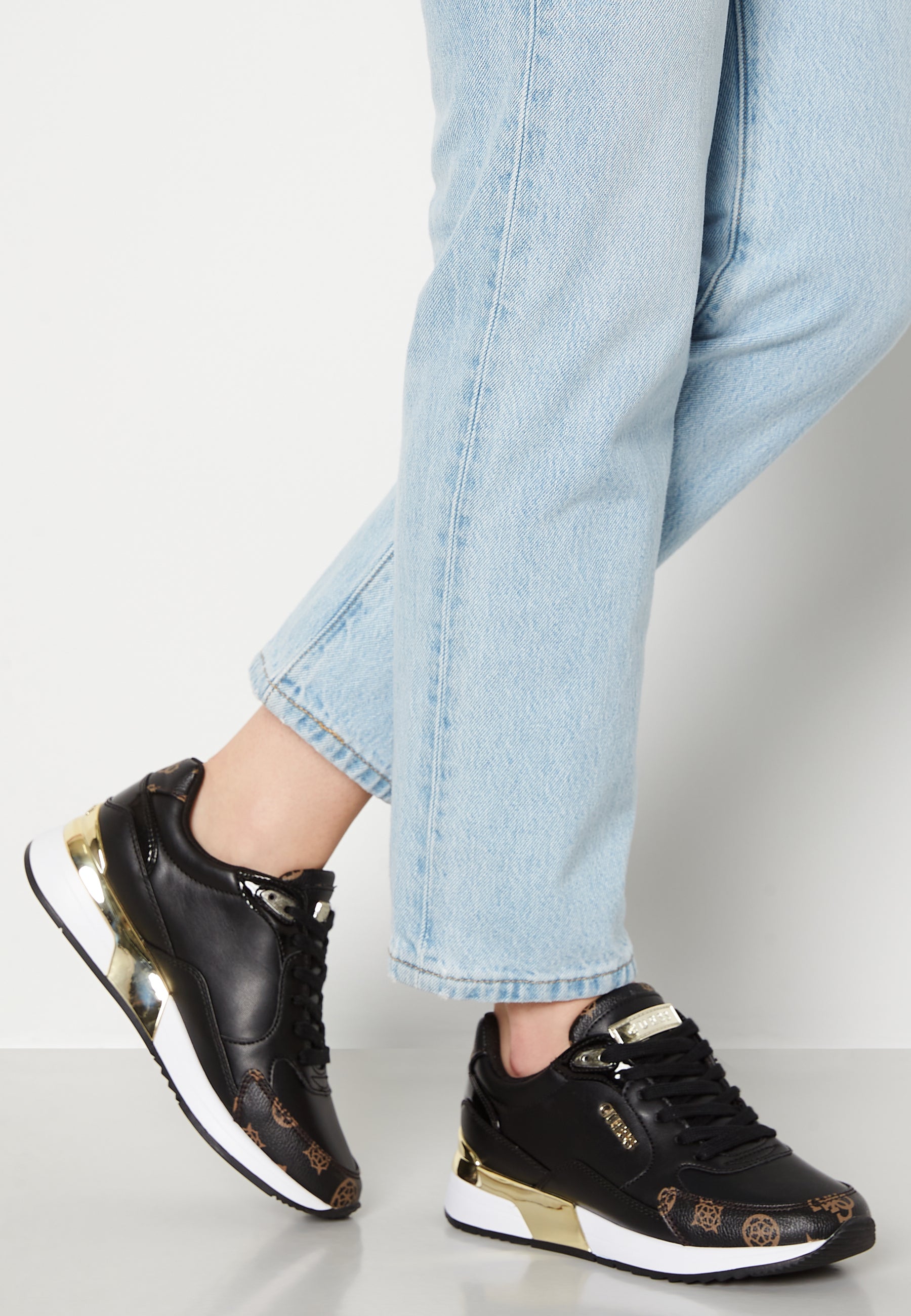 Guess – Moxea Act Leather Like – Business shoes – Black