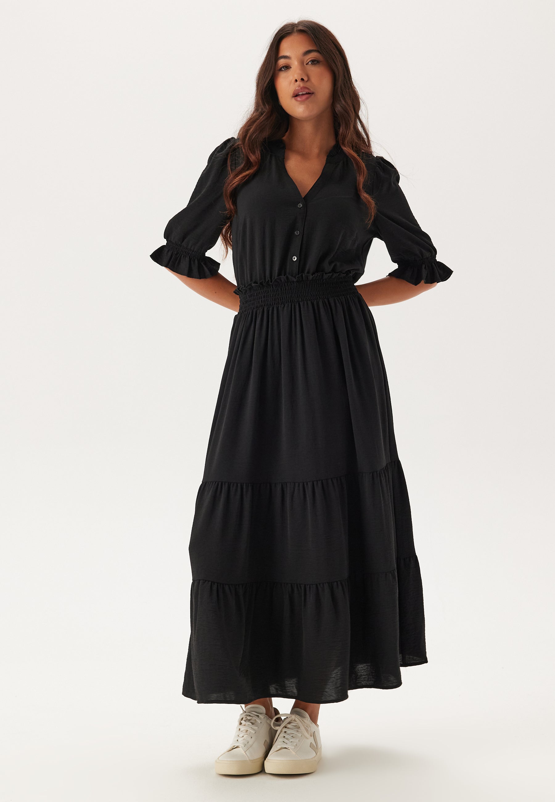 Happy holly – Frill Neck Tiered Maxi Dress – + SIZES – Black